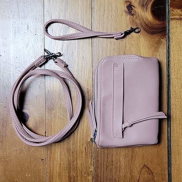 Universal Thread | Bags | Universal Thread Pink Wristlet With Removable ...